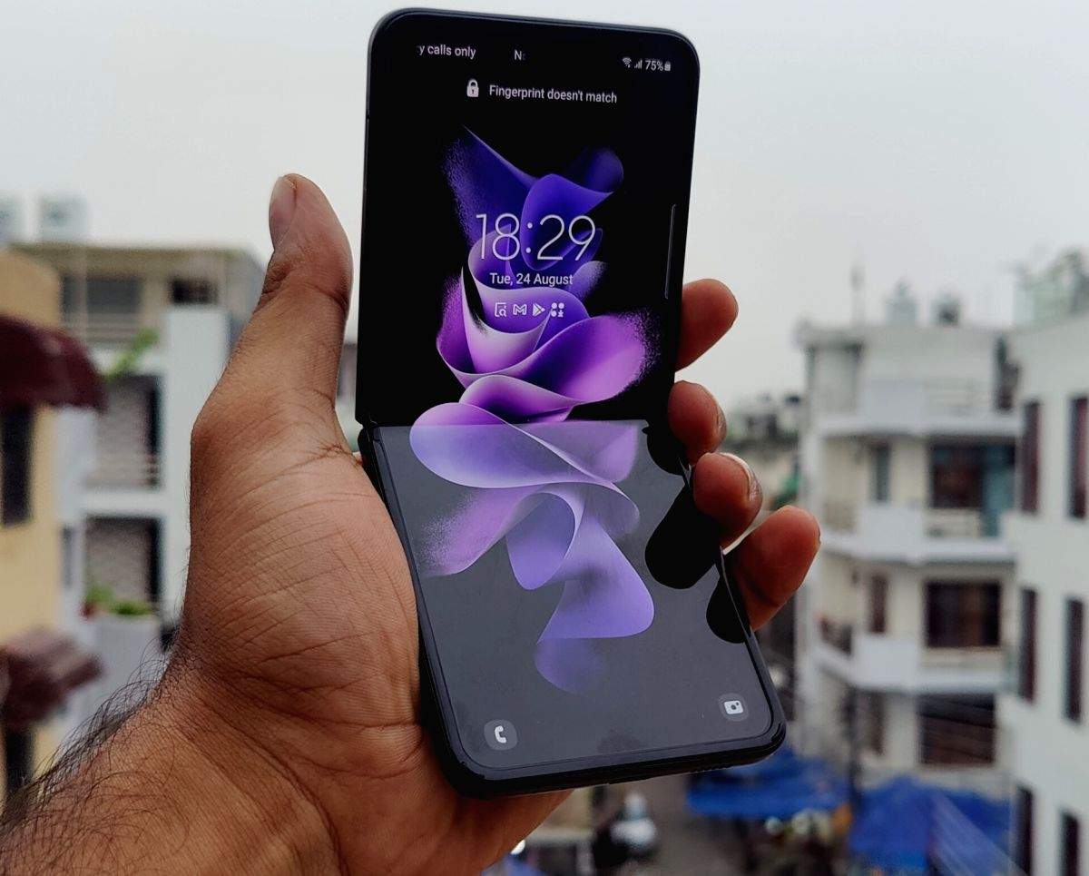 First impression: Samsung Galaxy Z Flip 3 unfolds a new world